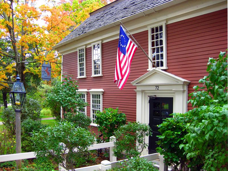 The Wayside Inn | An Oasis of American antiques and history | Skinner Inc.